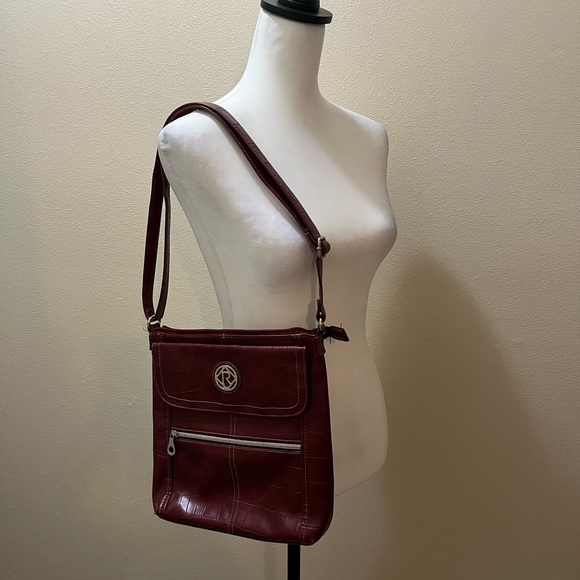 Relic | Bags | Relic Burgundy With Gold Hardware Faux Leather Purse ...